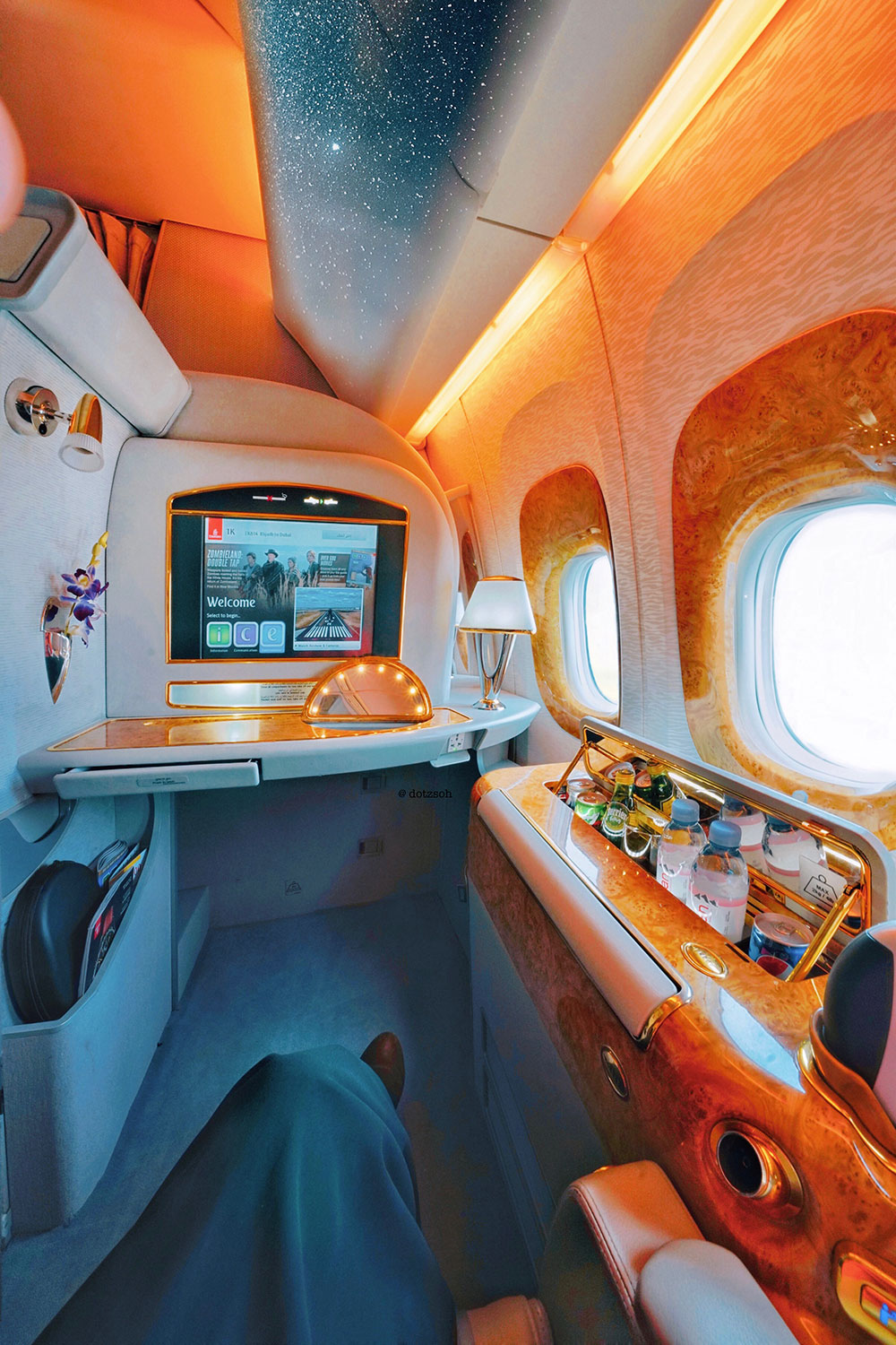 Emirates First Class Review - Dotz Soh