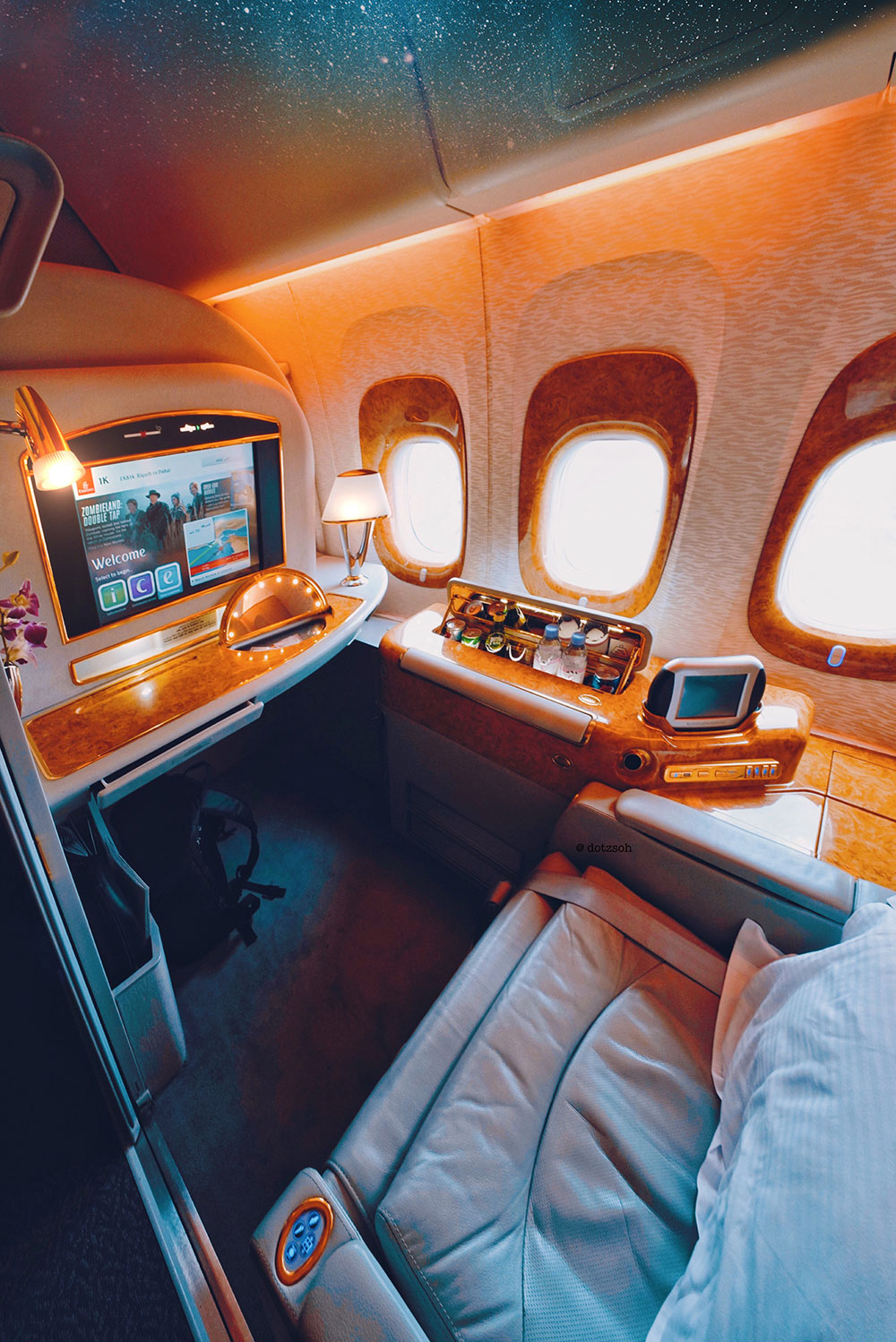 Emirates First Class Review - Dotz Soh